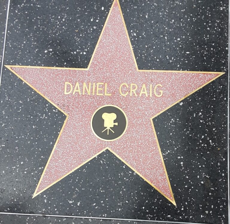 James Bond’s Daniel Craig Receives 2,704th Star on Hollywood Walk of ...